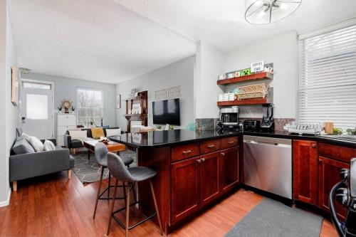 3 King Beds/charm In Historic Stl By Staystlouis - St. Louis, MO