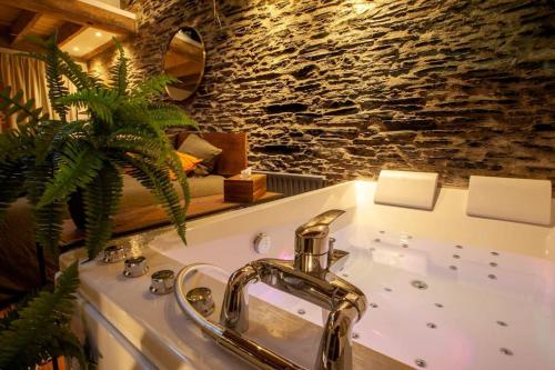 Love Room Jungle - Les Petits Plaisirs - Angers