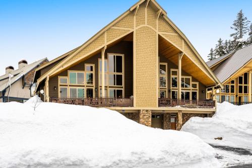 Cascadia Clouds Chalet - 