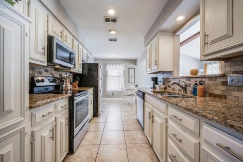 Centrally Located 3br 2ba - ! - Denton