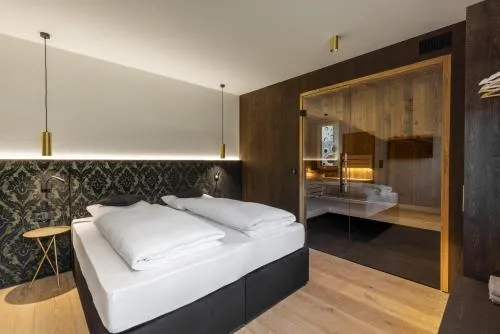 Erbacher - Gabi's Edel Suite, Bolzano from €40pp - Book Now