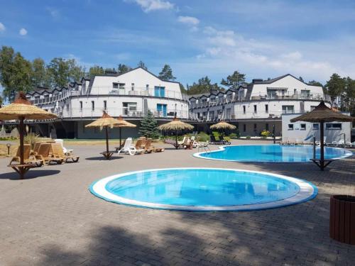 Apartament Happy 03 Basen & Kort Tenisowy, Ochrona 24h - Duzy Zielony Taras !!! - Pobierowo
