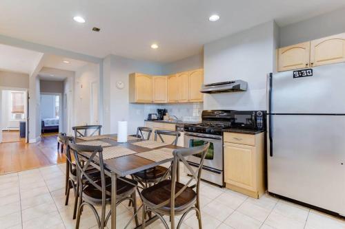 New! Boston Condo Near Mbta, 3mi To Fenway ! (U3) - Boston, MA