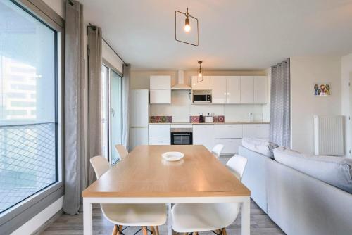 Appartement Proche Metro & 2 Balcons + Parking - Ronchin