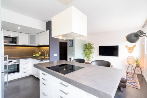 Hypercentre: Apartment Near Station With Parking - Lille