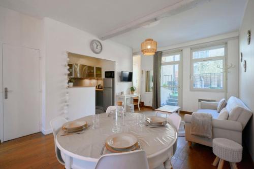 Charming 2 Bedroom Apartment With Terrace - Lambersart