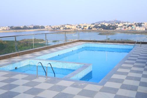 10 Top Hotels in Hosur | Places to Stay w/ 24/7 Friendly Customer Service