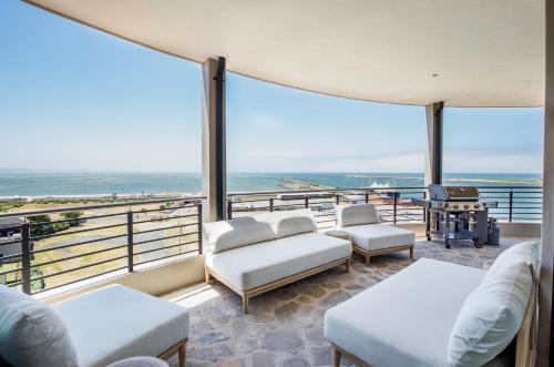 Spectacular Sea View Durban Presidential Penthouse - Durban