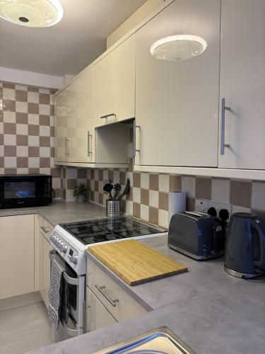 Cosy Corner - 2 Bed House With Parking! - Southampton