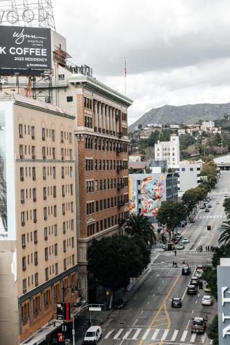 Luxurious Hollywood Condo - Thai Town - Los Angeles