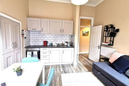Great Central Location 1bed Apt Off Oconnell St - Dublin