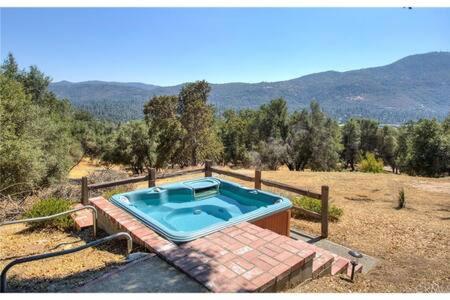 Black Bear Haven Hot Tub Pool Table Bbq Darts - North Fork, CA