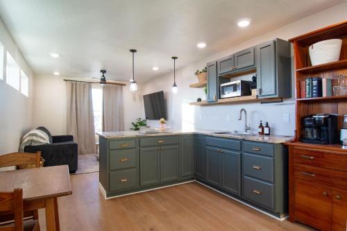 Caldwell Cliff Swallow Guest House - Idaho