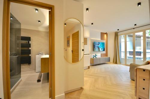 Monaco - Menton - 6 Persons - 2 Bedrooms - Full Renovated - Full Clim - Hypercenter - Beach And Sun - Menton
