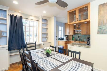 Spacious 4br Cozysuites In Old Town Alexandria - Alexandria, VA