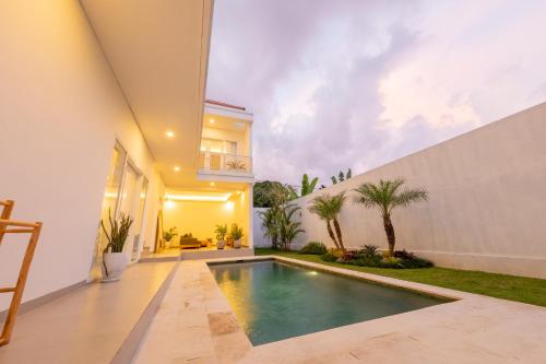 Casa Moana Seminyak 3br Stylish Private Pool Villa - Kuta