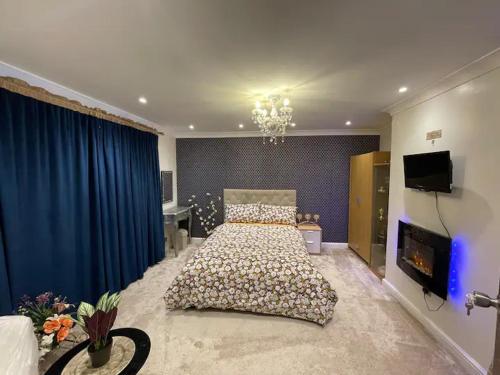 Beautiful Place To Live Near Heathrow Windsor Legoland & Free Parking Onsite - Slough