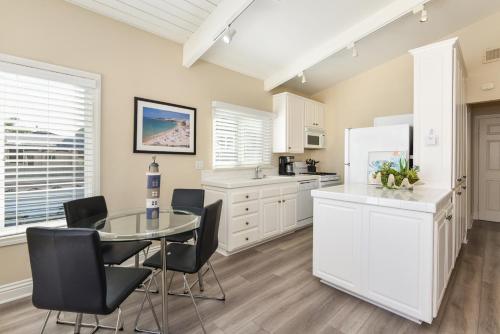 2 Bedroom In Back Of Our Beachfront Home - Newport Beach, CA