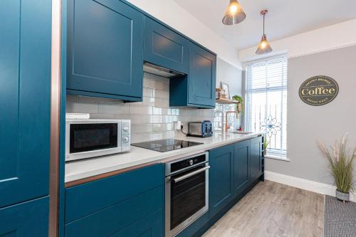 Stylish Seafront Apartment - Sleeps 6 - Gateway To The Lakes - Morecambe