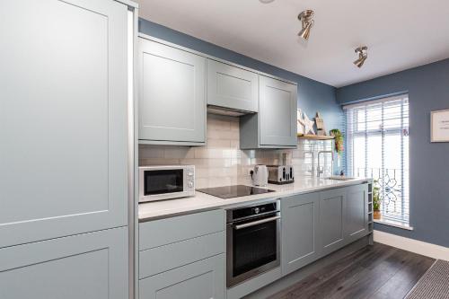 Seafront Apartment - Sleeps 6 - Gateway To The Lake District - Brand New - Morecambe