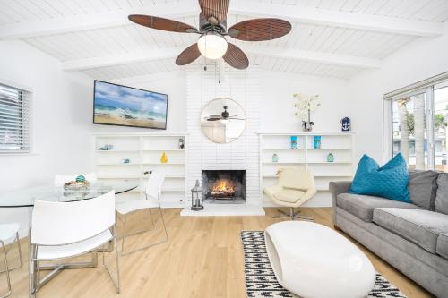 Renovated 3 Bedroom Home On 41st-1 Min Walk To Beach - Huntington Beach, CA