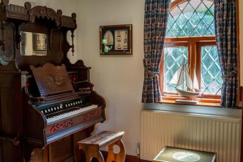 From £39pp - The Chapel, 2-3bed, with nature on your doorstep, Newport