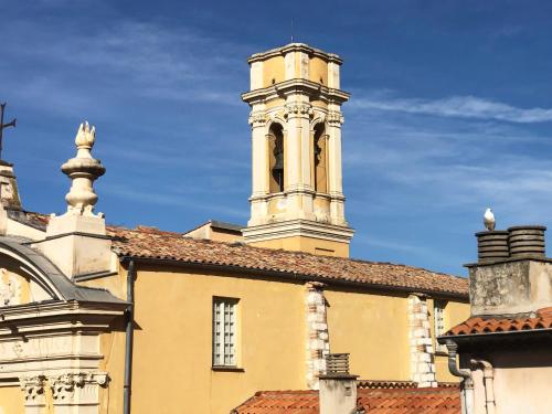 In Old Nice, With A/c, Quiet, For Foodies And Art Lovers - Niza