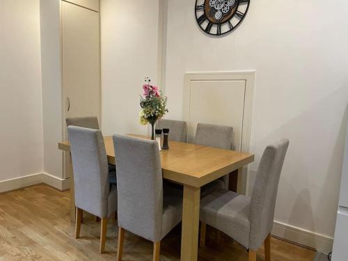 Modern Apartment 4 Mins From Gatwick - London Gatwick Airport (LGW)