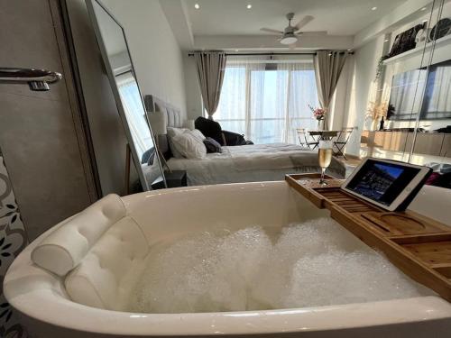 Luxury Seaview Studio Apartment -Rak Marjan Island - Ras al Khaimah