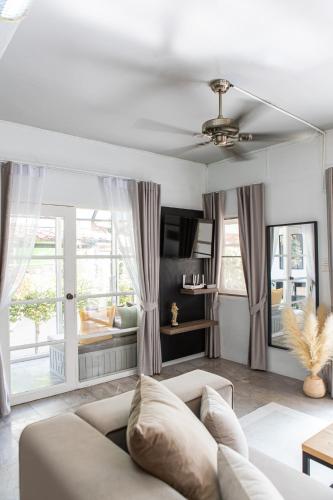 The Golden House @ Suvarnabhumi - Nong Chok