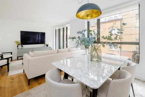 Luxury Central Mayfair Townhouse With A/c 3br 3ba - London, UK