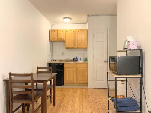 Shered Bathroom 4 Sofabed + Loftbed + Kitchen - Garment District - Manhattan