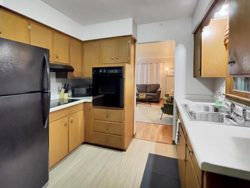 Charming Family Friendly 3br Duplex Close To Drake - Des Moines