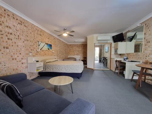 Cardiff - Motor Inn - Hunter Valley