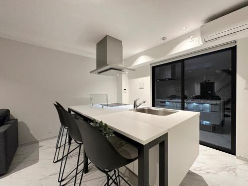 B Hotel Rijodori - Modern 6ppl City Apt With Breakfast Included - Hiroshima