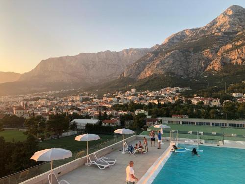 Uzelac Apartment - Pool & Sea View In Makarska - Makarska