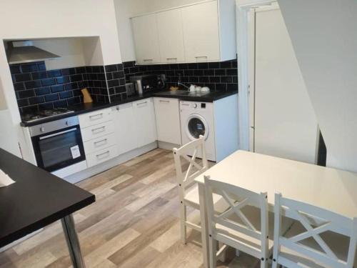 Ensuite Double-bed (G3) Close To Burnley City Centre - バーンリー