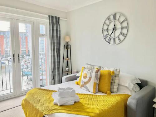Cosy Flat In Maritime Quarter - Pass The Keys - Swansea, UK