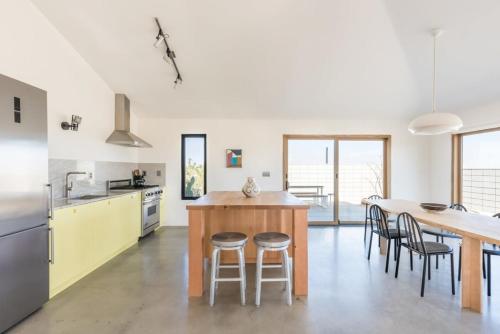 Yucca Hut - Design Forward Oasis Near Joshua Tree - Yucca Valley, CA
