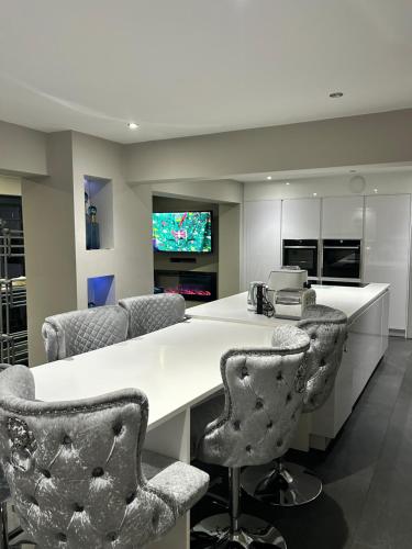 Large Modern Family Home In Murrayfield - Very Close To City Centre - 10 Mins By Direct Bus - Privat - Edinburgh