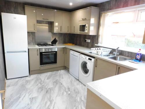 No 54 - New & Delightful 3 Bed House In East Kilbride - East Kilbride