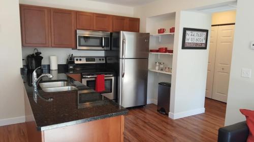 Heart Of Traverse City Condo Near Hospital - Traverse City, MI