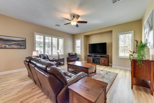 Home W/ Hot Tub & Outdoor Space In Queen Creek! - San Tan Valley, AZ