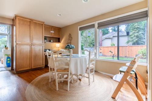 Corporate Housing Charm Near East Sammamish Park - Snoqualmie, WA