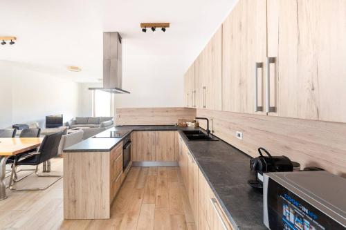 Apartment Near Ljubljana, Sleeps 8, Free Parking - Ljubljana
