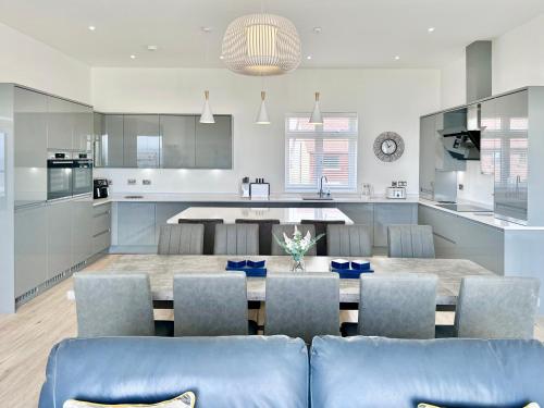 Shoreside Villa, By The Golf Course - Bridlington