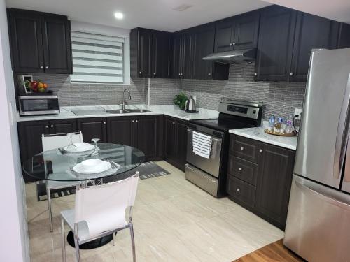 Luxurious 1br-1ba Apartment Bright Spacious With Free Parking-gc-1 - Caledon