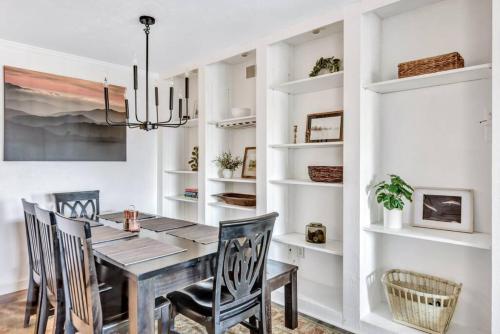 Modern Designed, Lakefront Home In Garland - Garland, TX