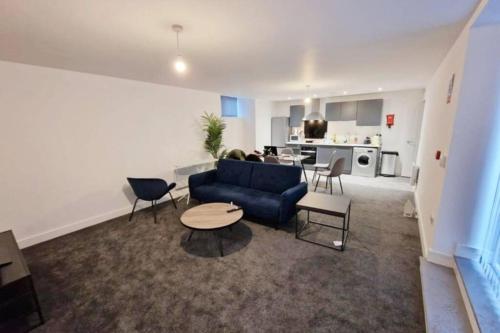 Free Parking - Stunning 2-br Near Salford Royal - Salford