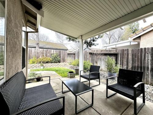 King Bed Retreat, Pet-friendly, Rancho Cordova - Rancho Cordova, CA